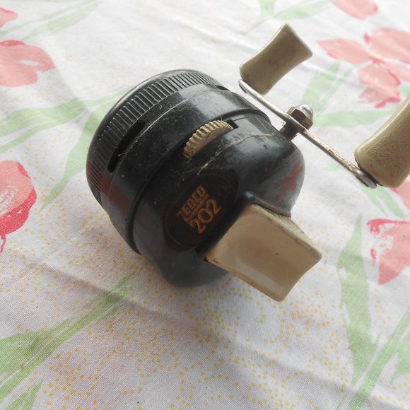 Other | Zebco 22 Closed Face Reel | Poshmark